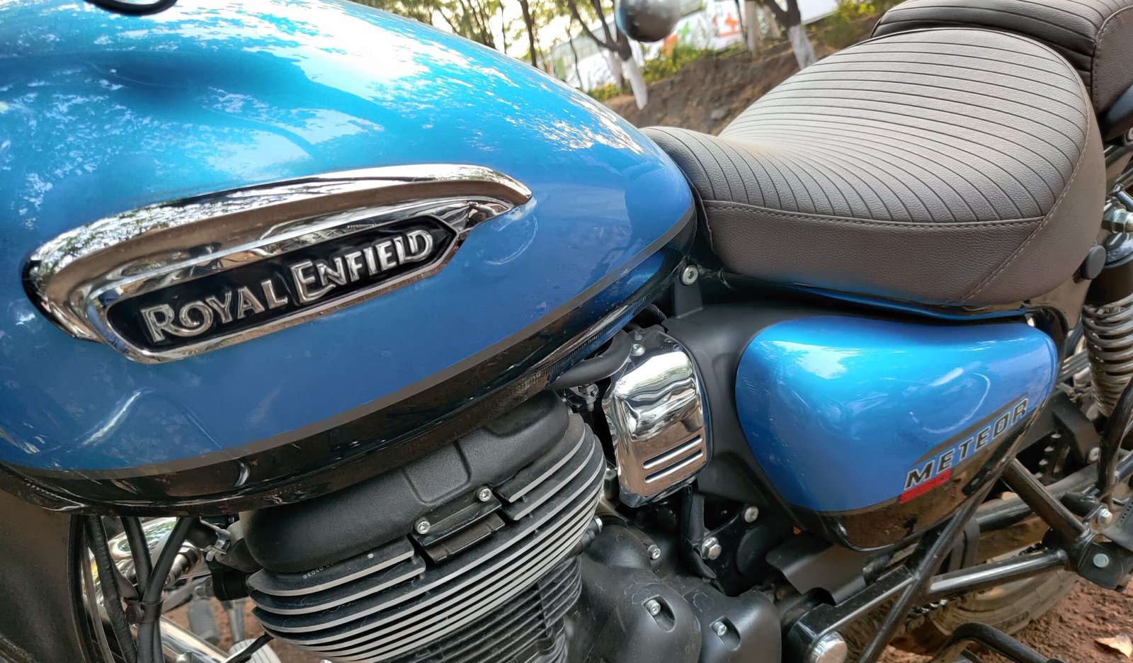 The Comprehensive Guide to Royal Enfield Meteor 350: Specs, Price, and ...