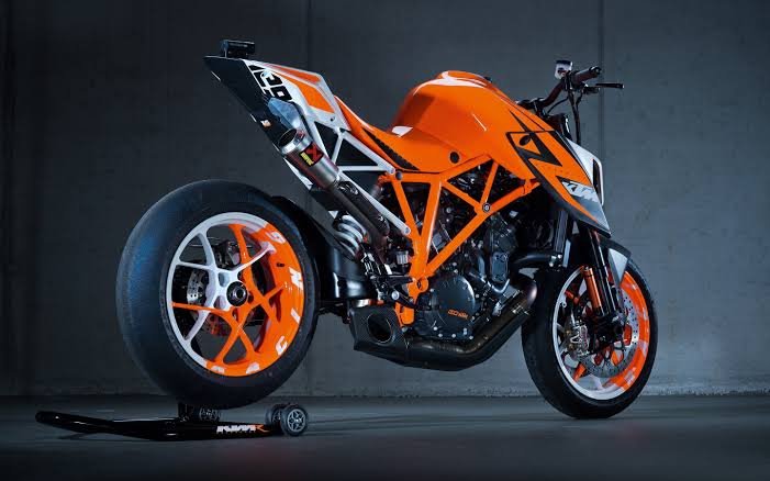 KTM RC 300: Comprehensive Review and Details - Bike details